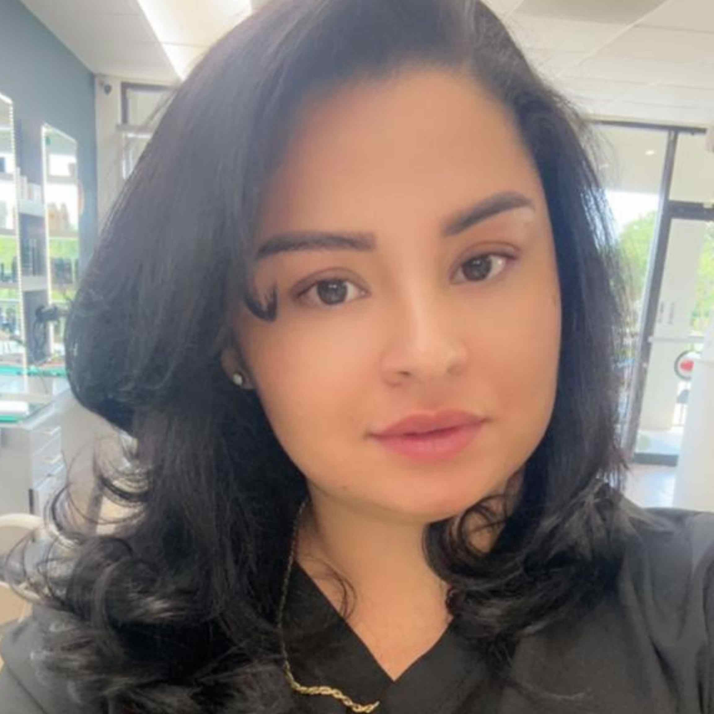 Mayerlin Moreno – Nails, Balayage, haircuts in miami